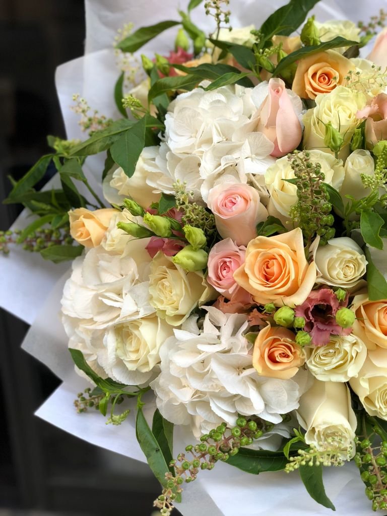 1- Ramos de Mono Flor – Luxe Blossom